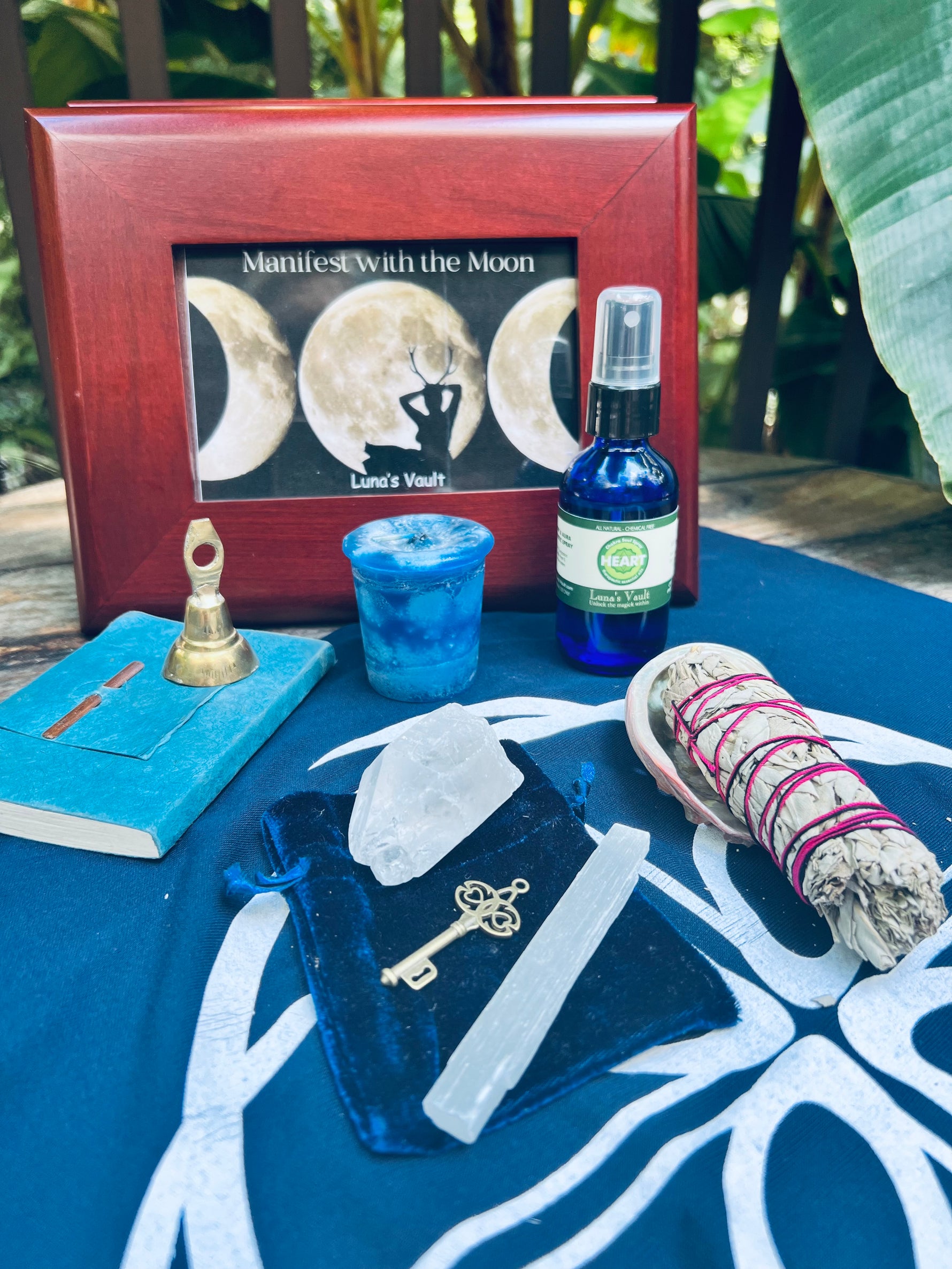 Luna's Vault - Moon energy classes, community, products and mentoring